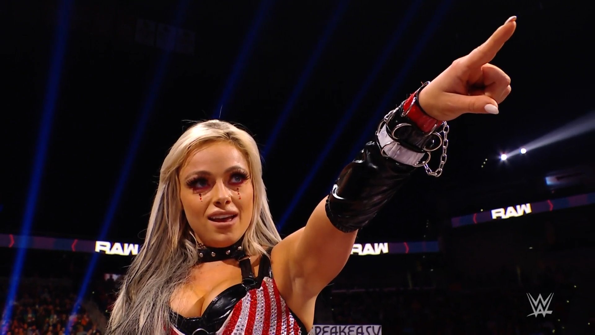 Liv Morgan earns future RAW Women's Title match by surviving Fatal Five-way - Diva Dirt