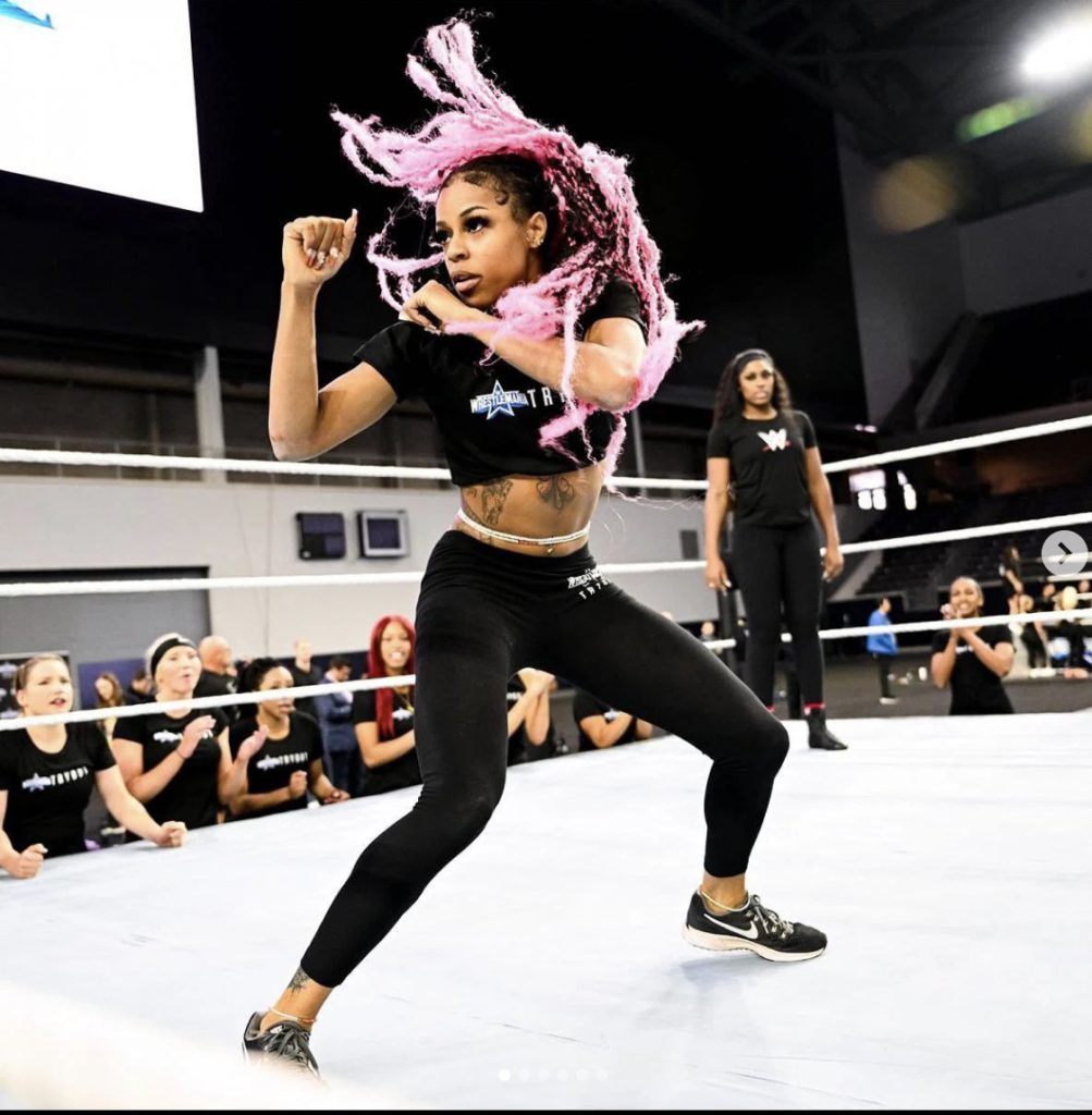 WWE Signs Track & Field Athlete Alexis Gray - Diva Dirt
